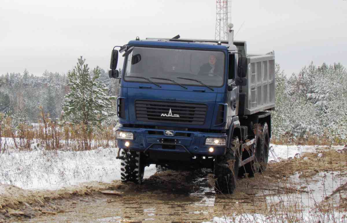Обзор полноприводного трехмостового самосвала МАЗ-6502Н9