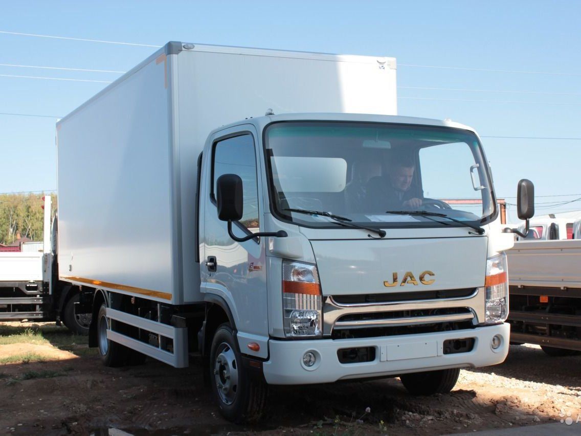 Обзор среднетоннажного двухосного шасси JAC N75